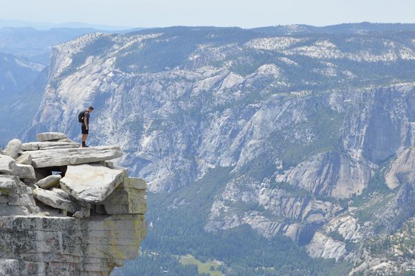 Free: man standing near cliff - nohat.cc