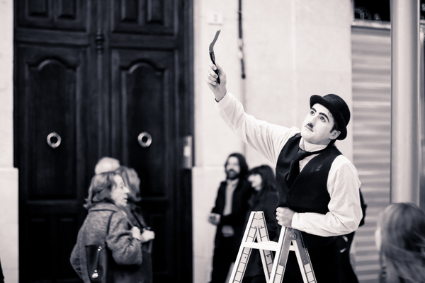 Free: Charlie Chaplin on Top of Ladder - nohat.cc