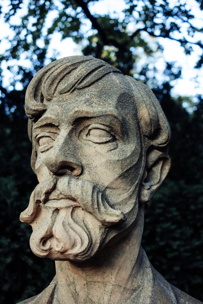 Free: Bust monument closeup - nohat.cc