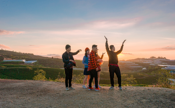 Free: Five Person Across Sunset - nohat.cc