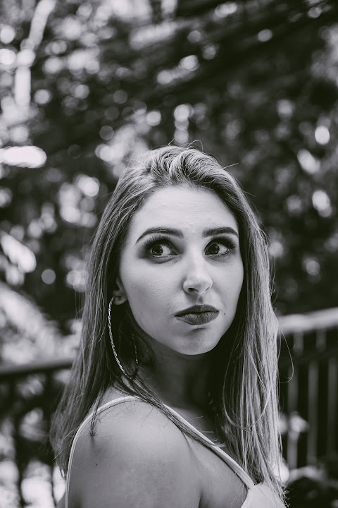 Free: Grayscale Portrait Photo of Woman Looking Back - nohat.cc