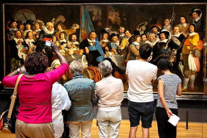 Free: People viewing art at museum. | Free Photo - rawpixel - nohat.cc