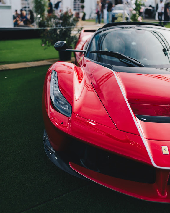 Free: Red Ferrari Super Car - nohat.cc